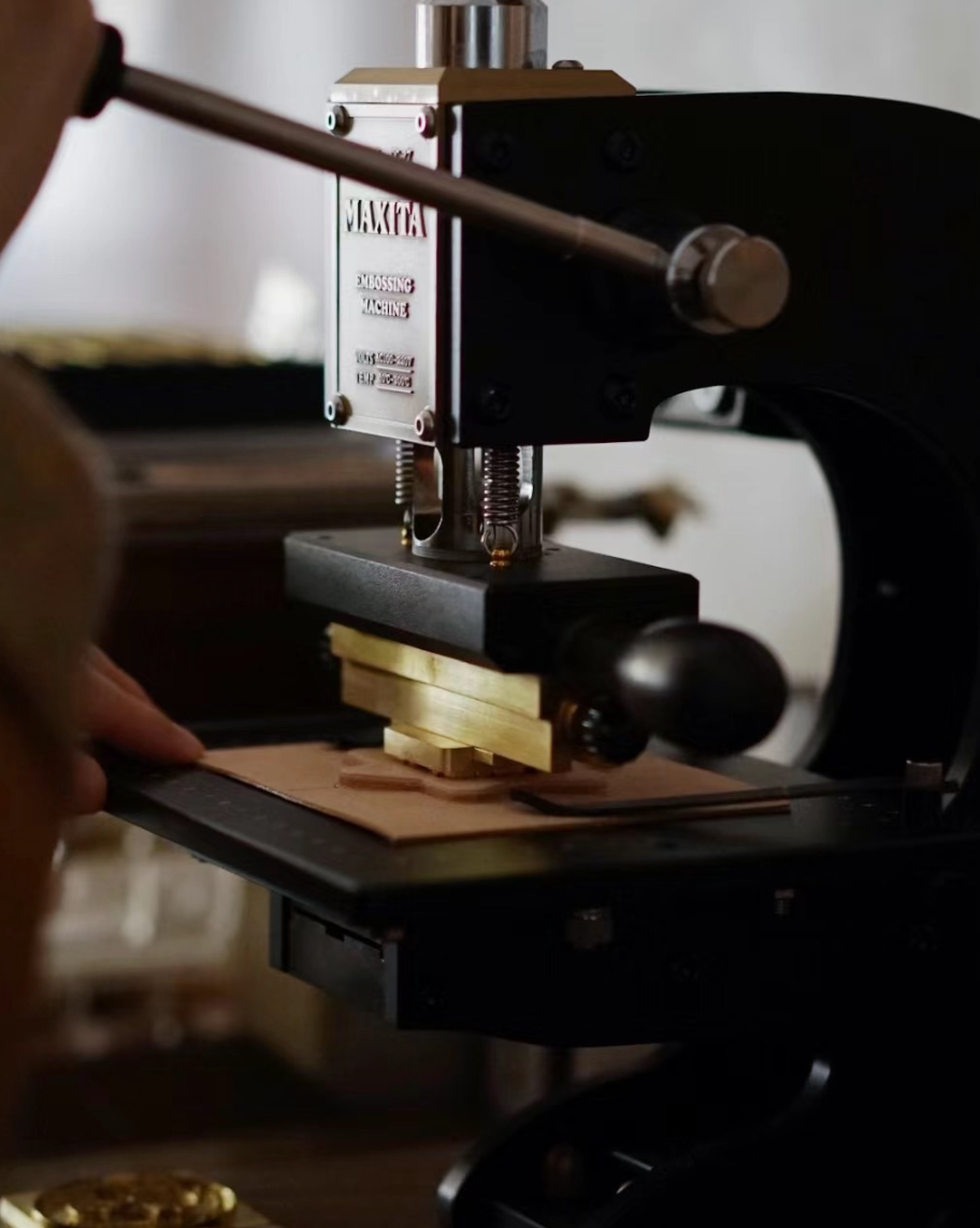 How to Choose a Durable Hot Foil Stamping Machine: 6 Key Factors You N ...