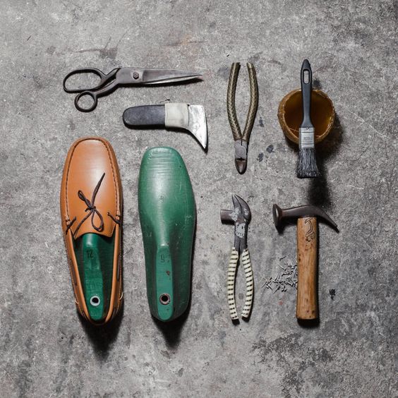 The Ultimate Guide to Essential Shoemaking Tools for Beginners – CÍ ...