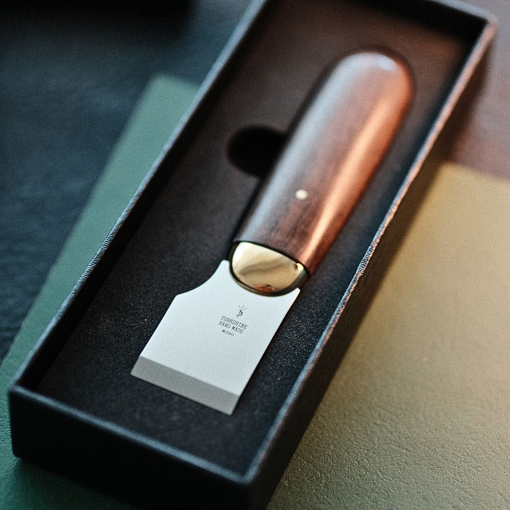 Yorkshine Japanese Leather Knife – 30mm Straight Edge | M390 Powder St ...