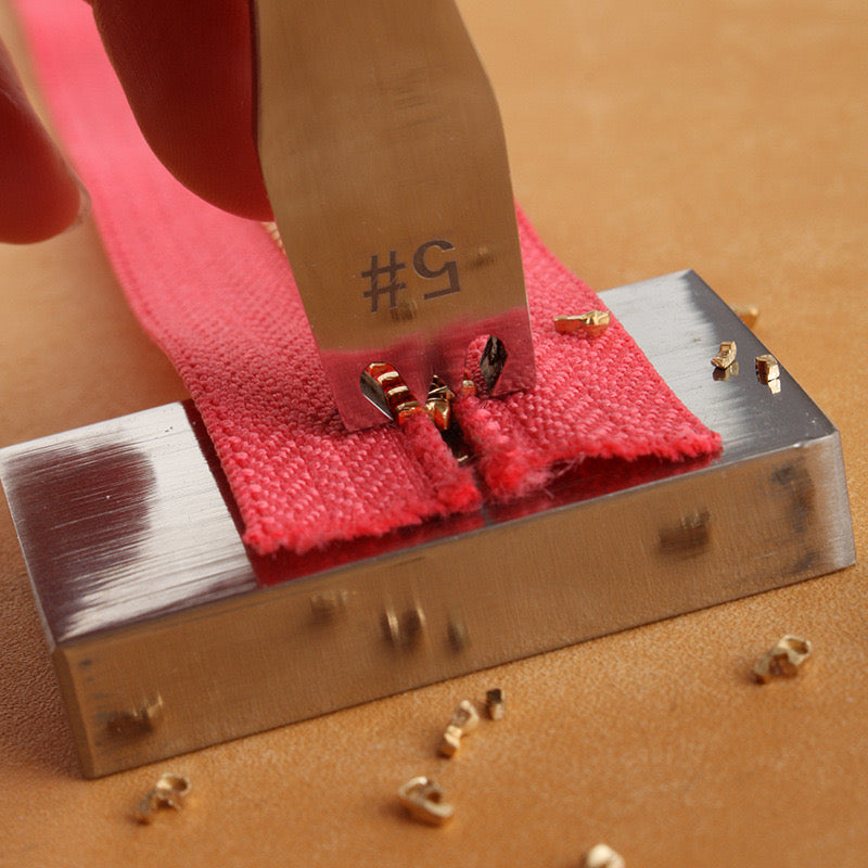 2-in-1 Zipper Tooth Remover and Base – CÍ OFFICIAL